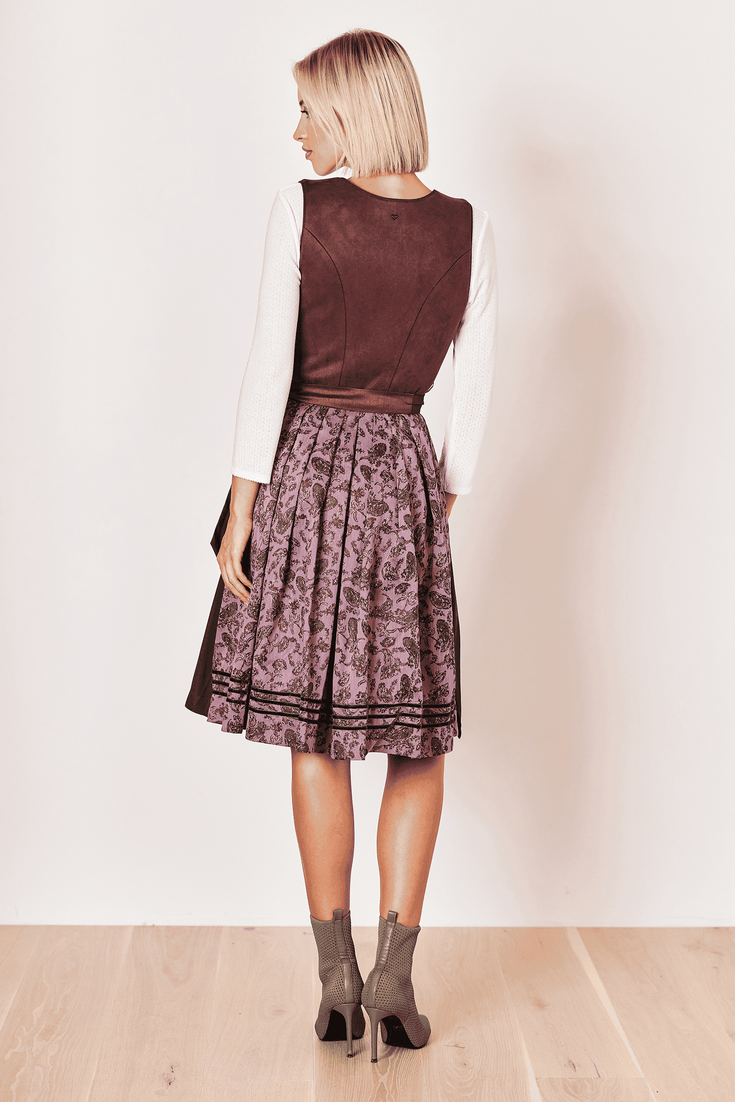 Dirndl Lina (60cm) in lila im Julia Trentini Online Shop