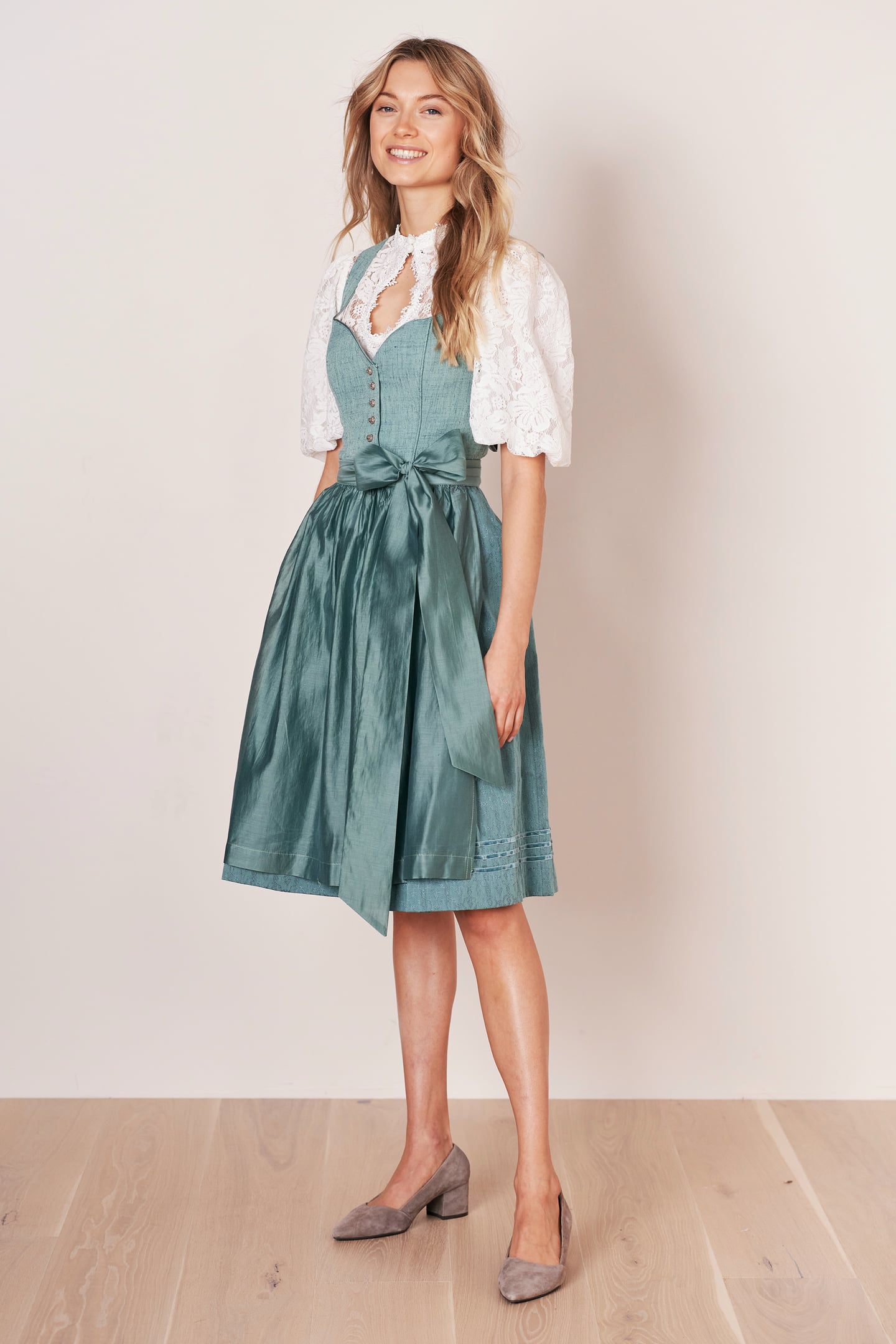Dirndl Astrid (60cm) in turquoise in Julia Trentini Online Shop