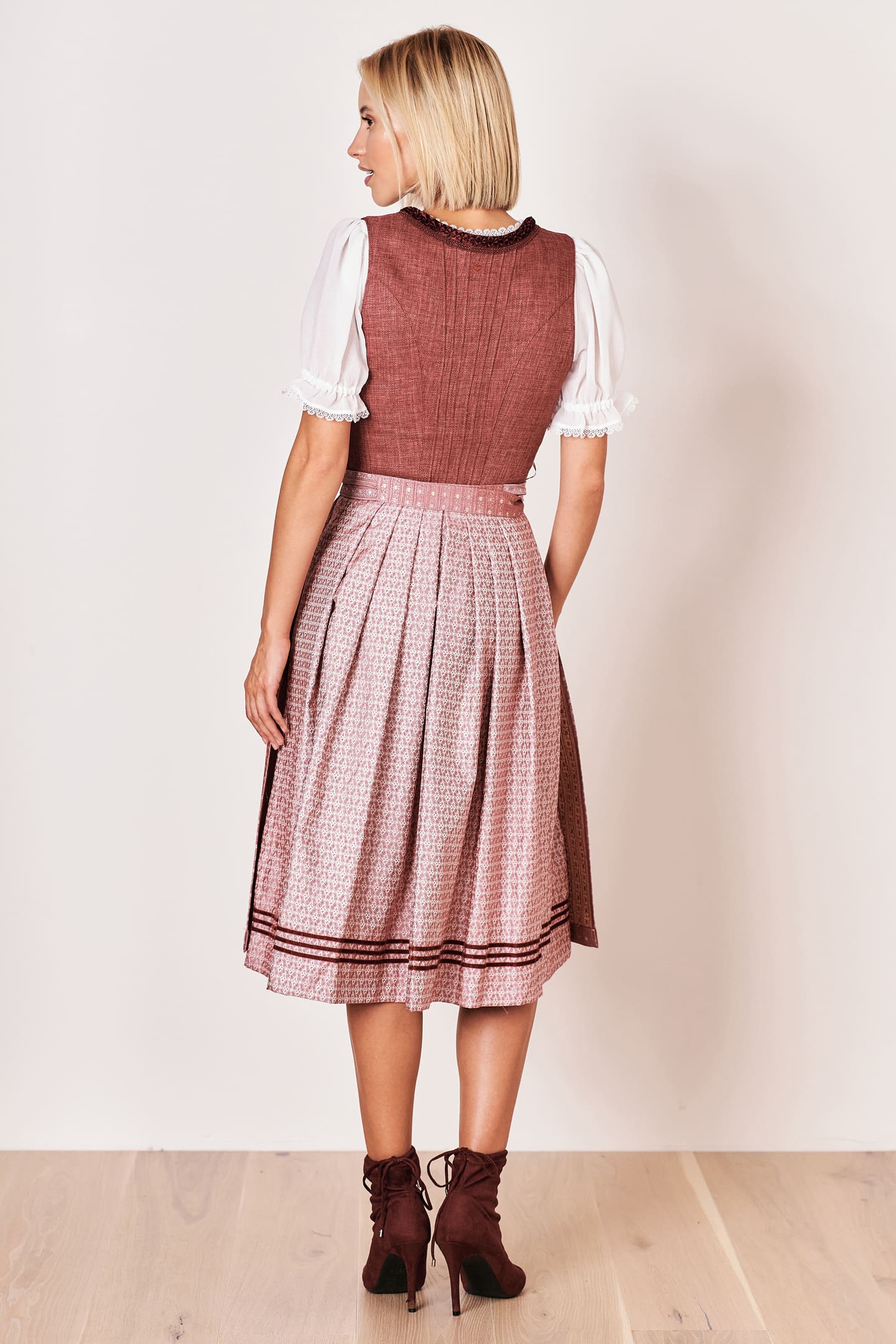 Dirndl Christa (70cm) in rosa im Julia Trentini Online Shop