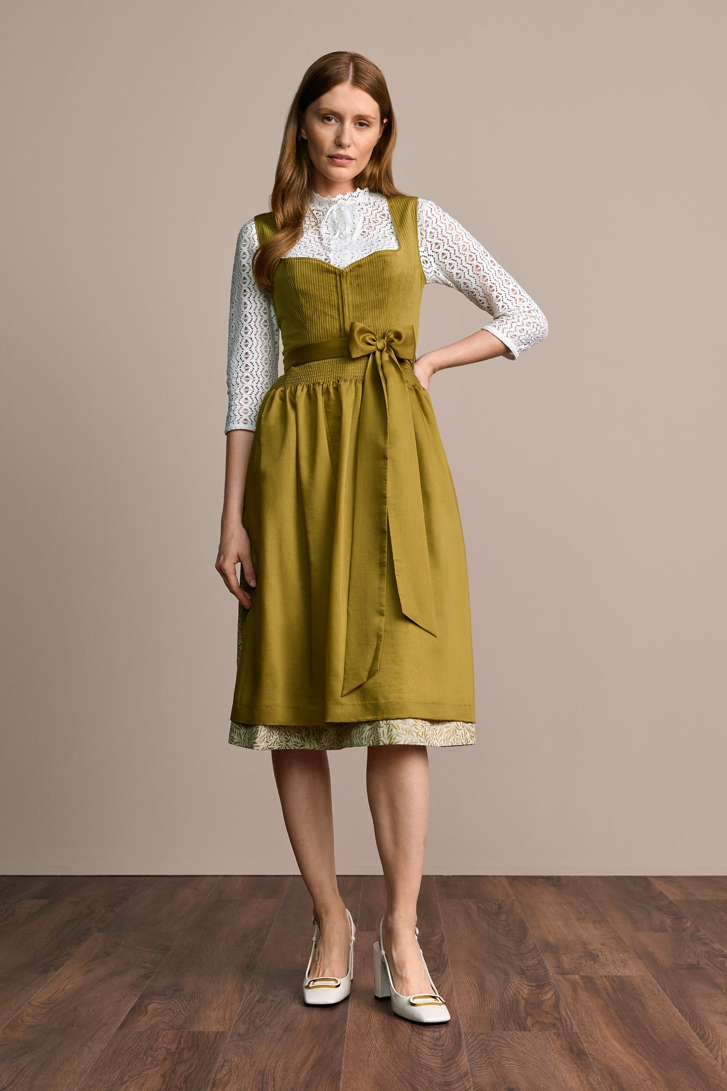 Dirndl Maresa (70cm) in oliv im Julia Trentini Online Shop