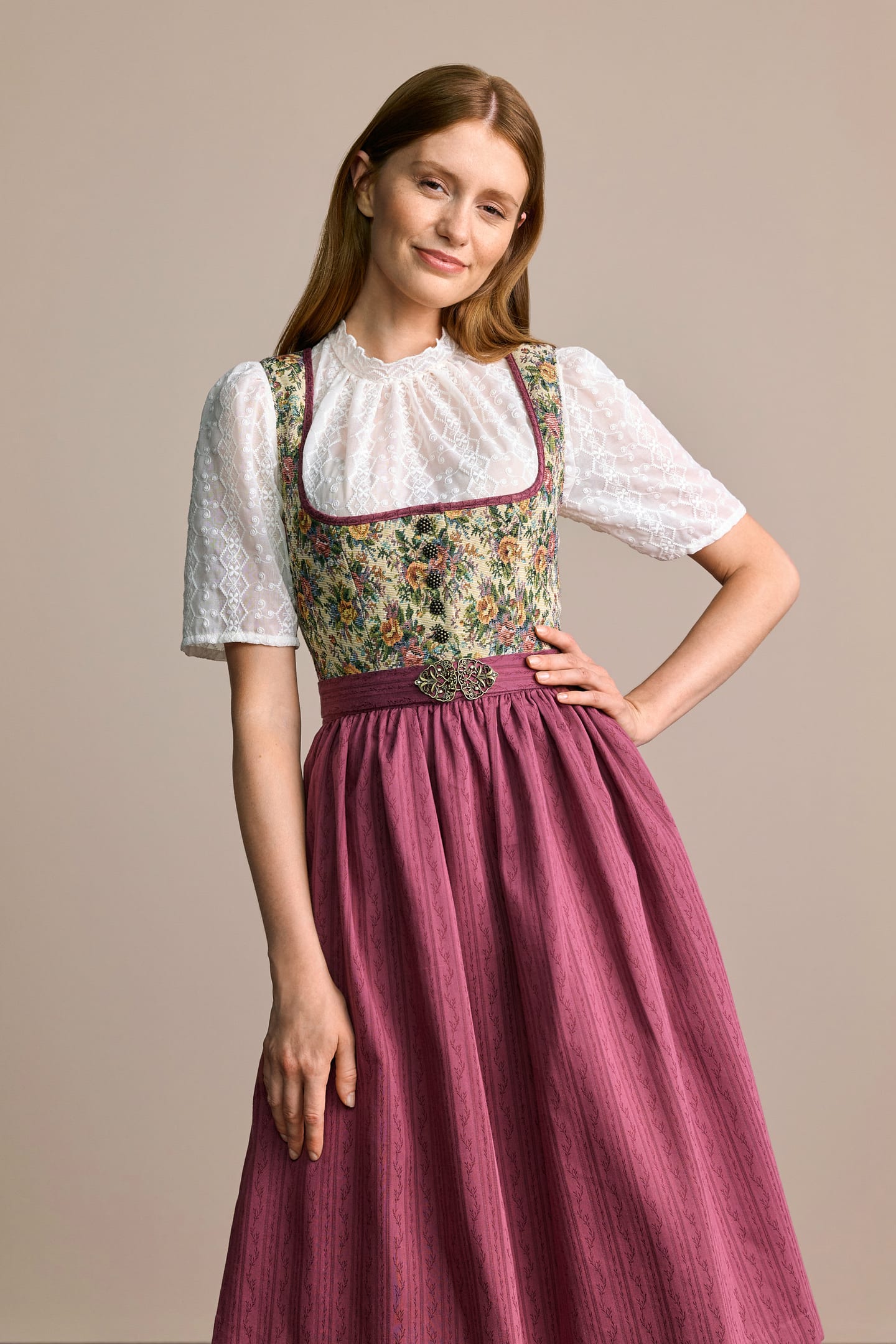 Dirndl Rosi (70cm) in beige in Julia Trentini Online Shop