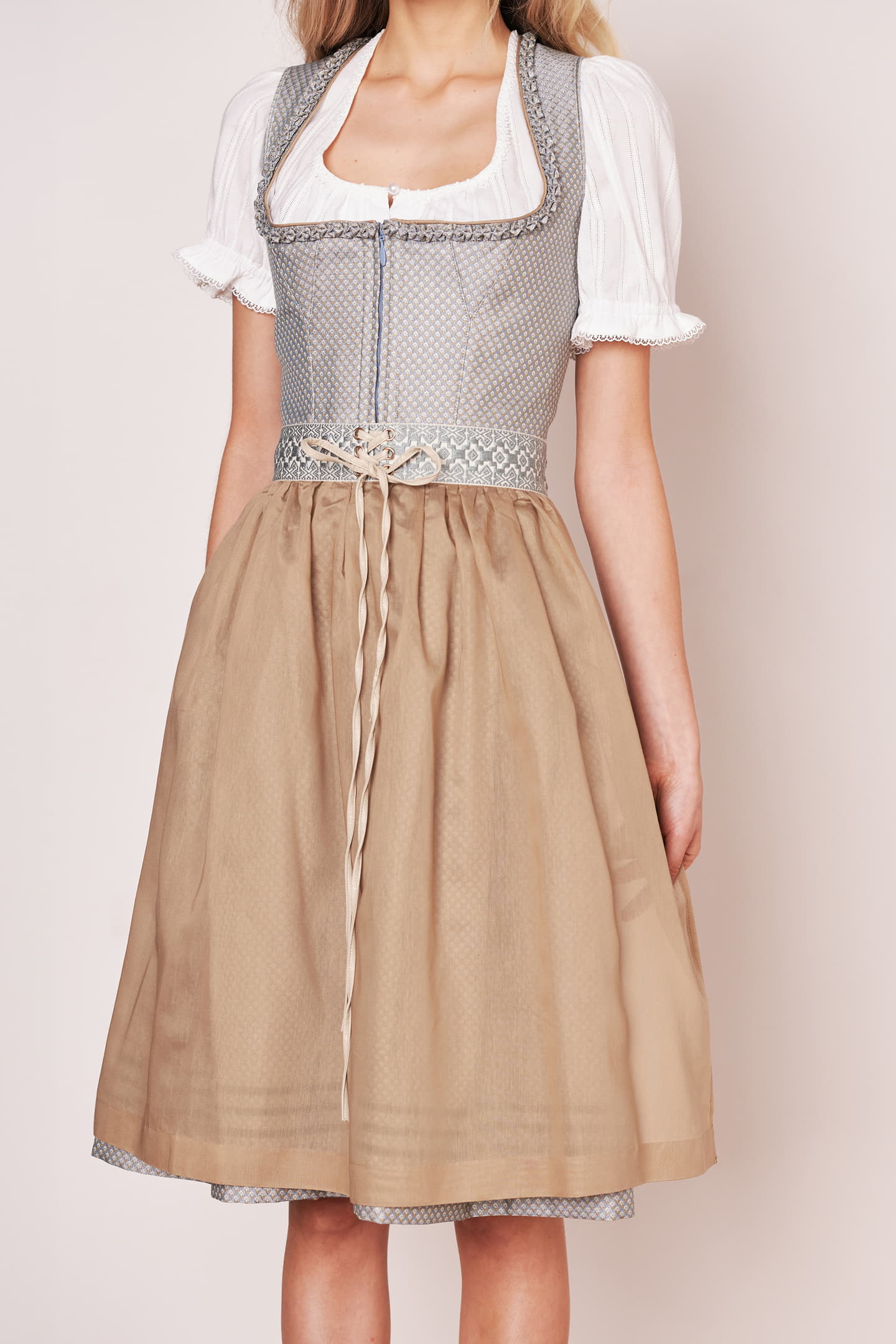 Dirndl Emilina (60 cm) in blau im Julia Trentini Online Shop
