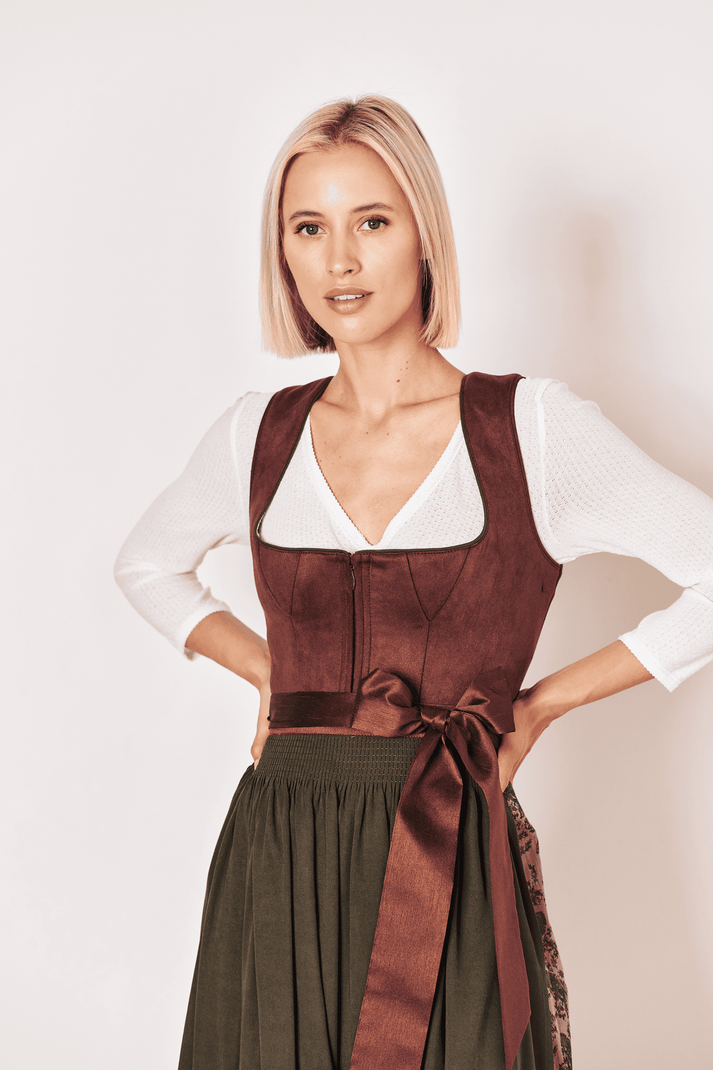 Dirndl Lina (60cm) in lila im Julia Trentini Online Shop