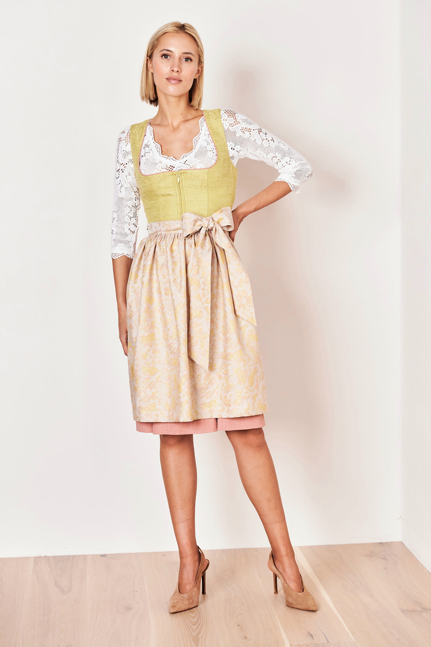 Dirndl Friederike (60cm) in yellow in Julia Trentini Online Shop