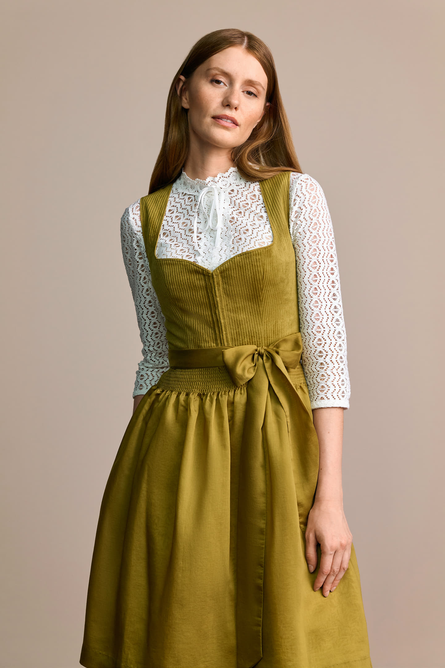 Dirndl Maresa (60cm) in oliv im Julia Trentini Online Shop