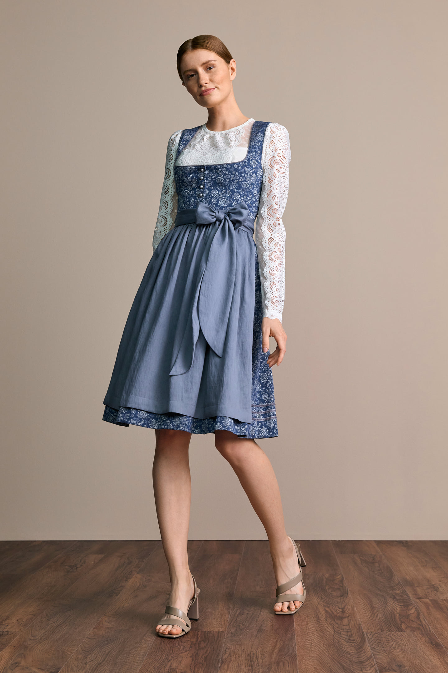 Dirndl Linn (60cm) in blue in Julia Trentini Online Shop